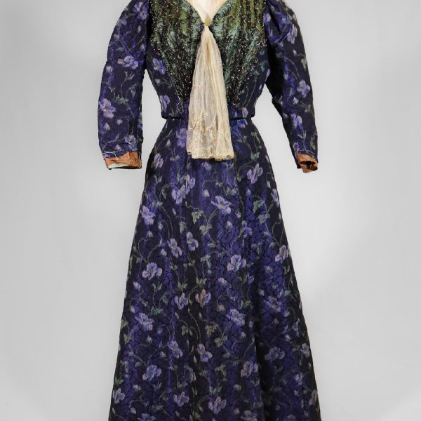 Clothing & Textiles: Empire Fashion of the Early 1800s - New Canaan ...
