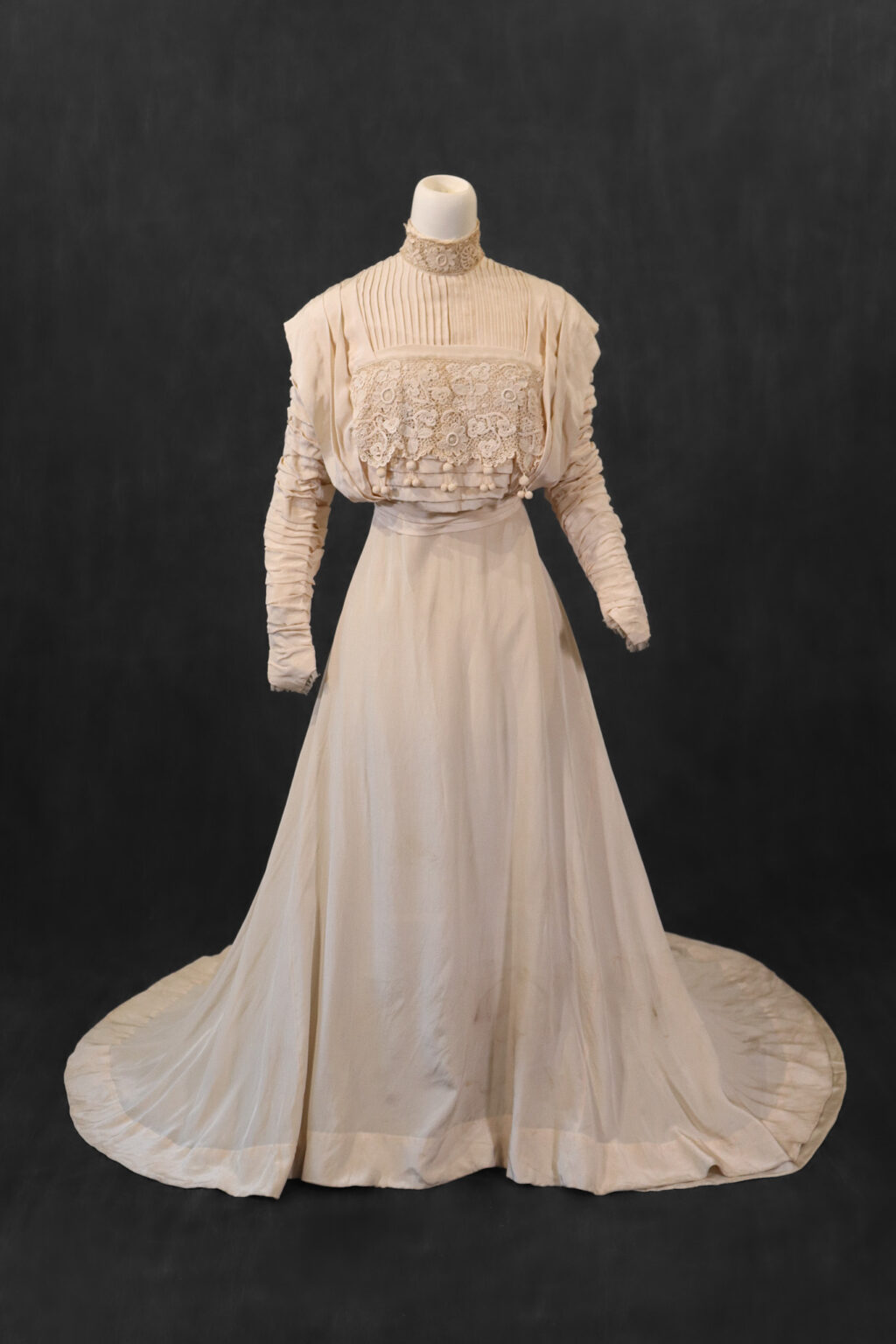 I Do: The History of Wedding Fashion and Tradition - New Canaan Museum ...